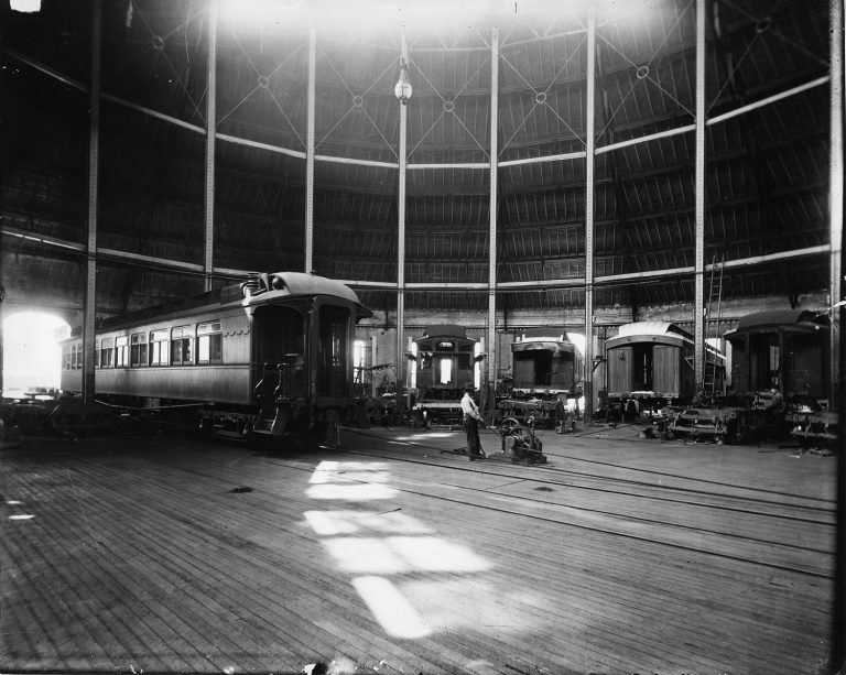 Roundhouse (1884) | B&O Railroad Museum